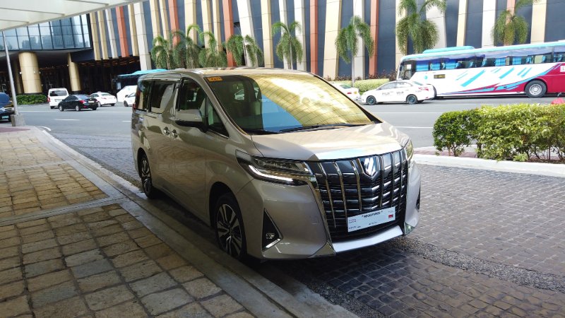 Luxury Car Rental Manila - The Luxe Guide