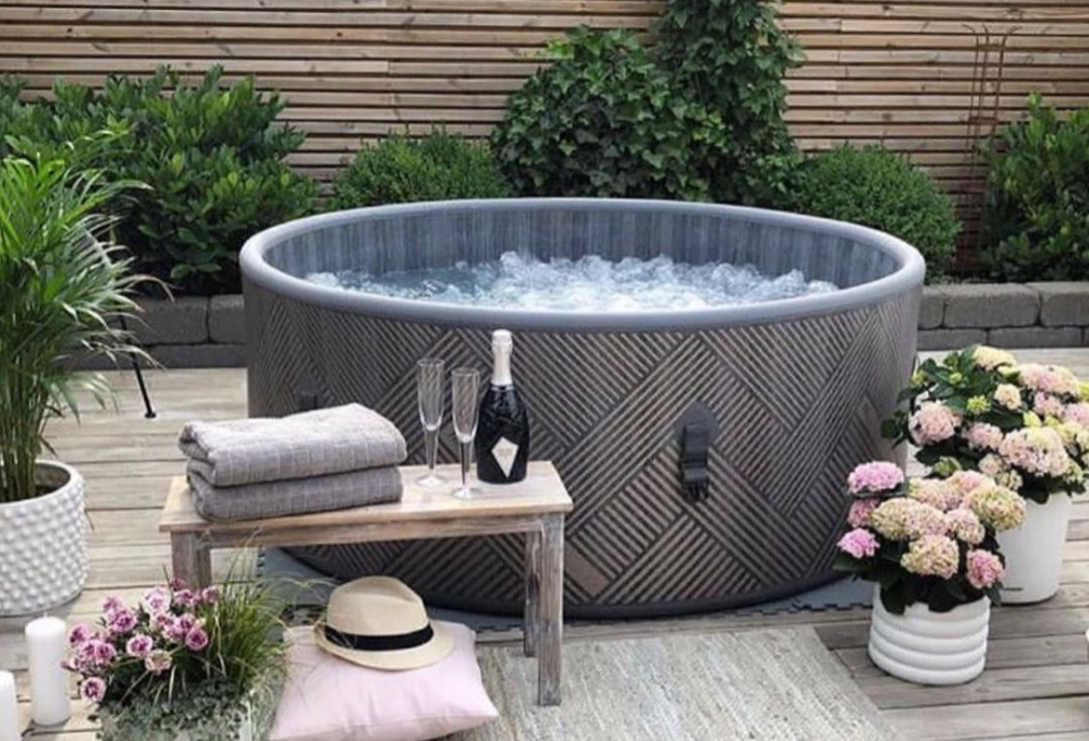 MSpa Mono - The Luxe Guide