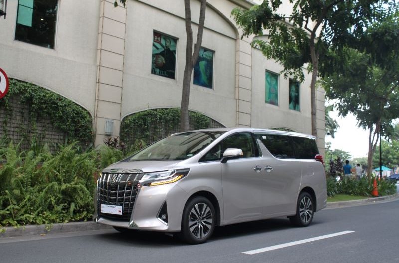 Luxury Car Rental Manila - The Luxe Guide