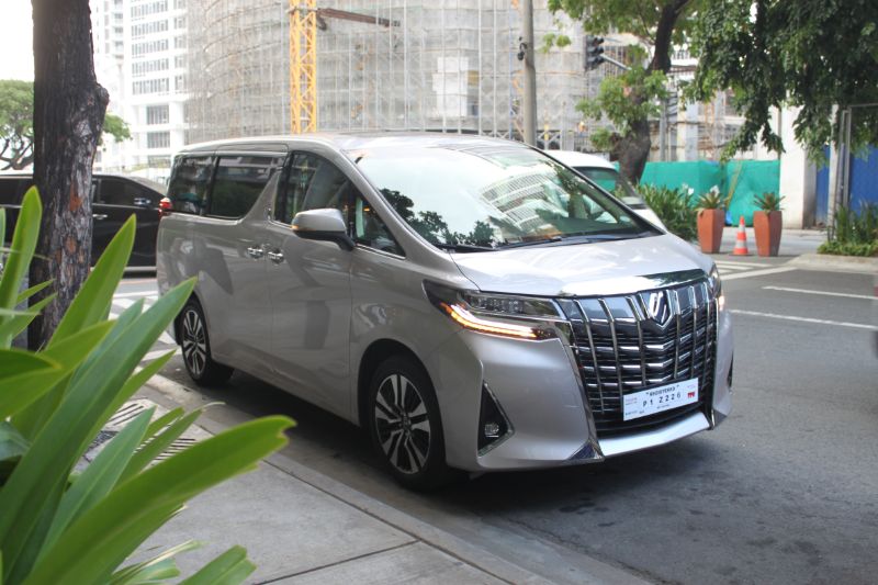 Toyota Alphard 2019 Black - The Luxe Guide