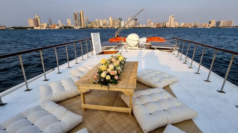 Luxury Superyacht - Party in Manila - The Luxe Guide