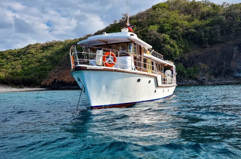 Top 10 Yachts for rent in Manila | Boats Rental | Sunset Cruise The ...