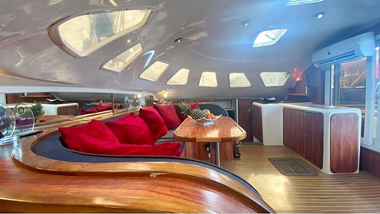 Best Yachts For Rent Philippines - The Luxe Guide