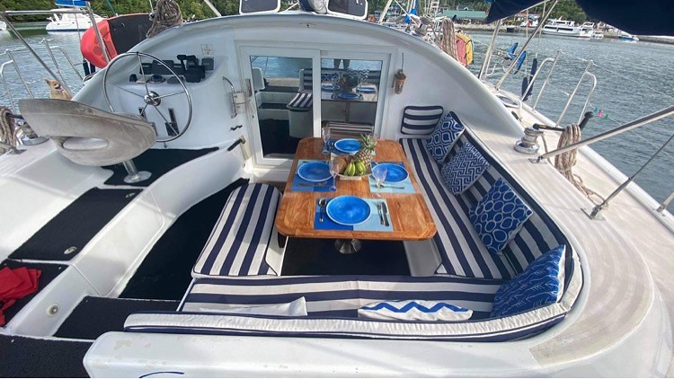12 Yachts & boats for Rent Puerto Galera Mindoro | The Luxe Guide