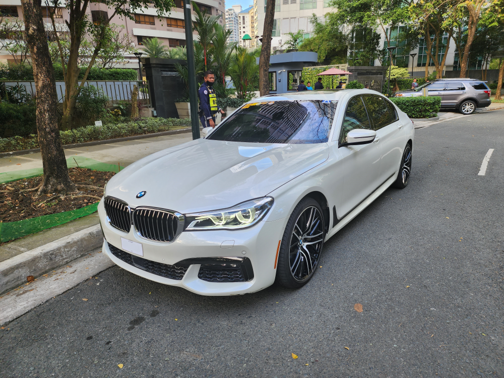 BMW 750LiA Xdrive M Sport - The Luxe Guide