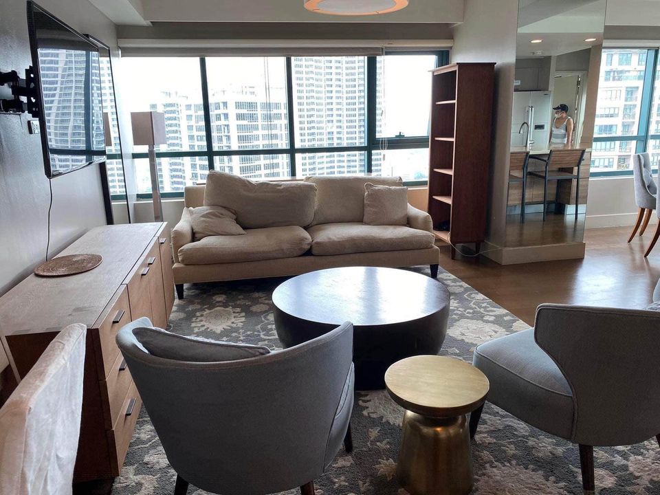 Bi-Level unit in Rockwell - The Luxe Guide