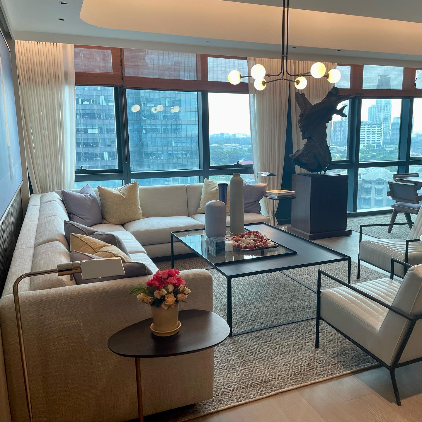 3 Bedrooms in Balmori Suites Rockwell - The Luxe Guide