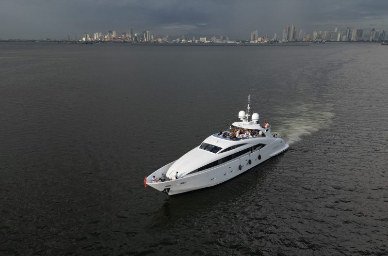 Best Yachts For Rent Philippines - The Luxe Guide